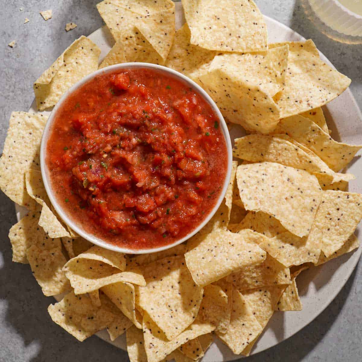 5 minute fresh chunky salsa - Tomatoes Tomahtos