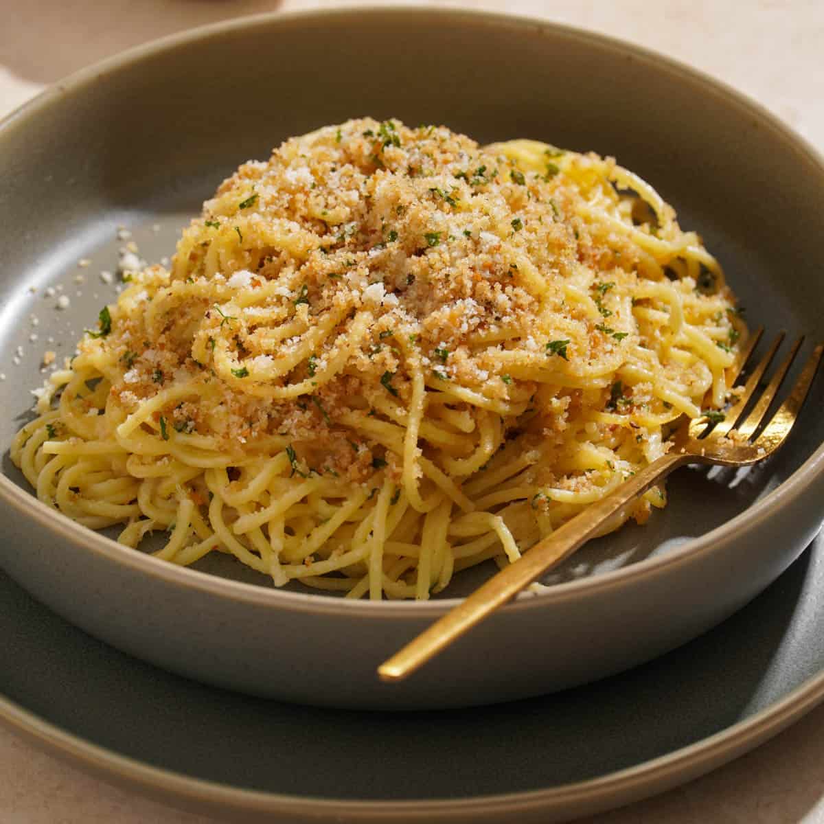 Quick garlic bread pasta - Tomatoes Tomahtos